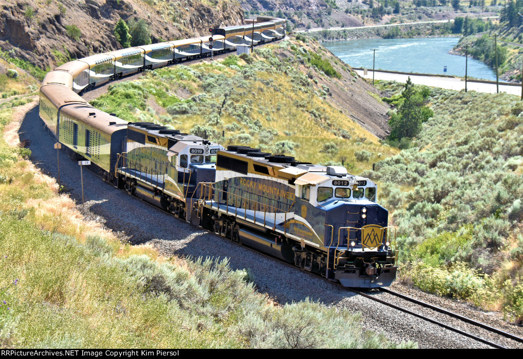RMRX 8012 8019 EB "Rocky Mountaineer"